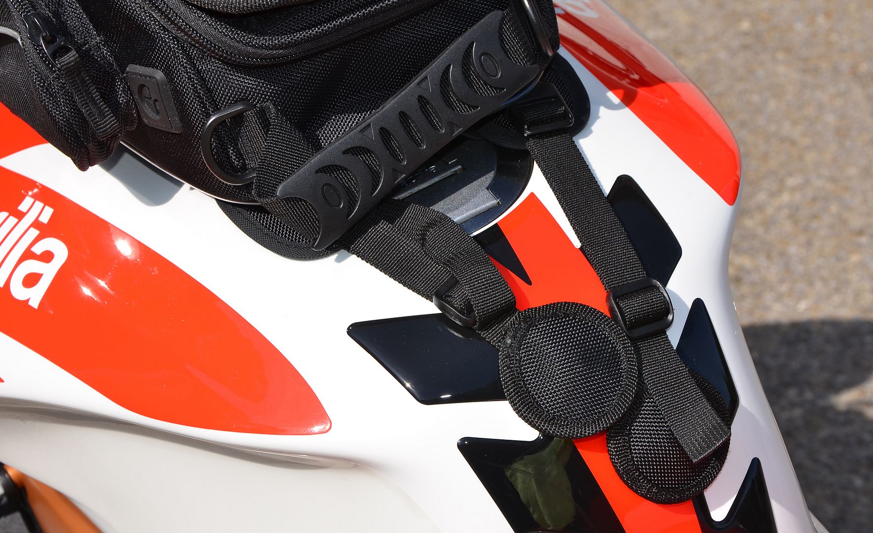 small tank bag, suction mount